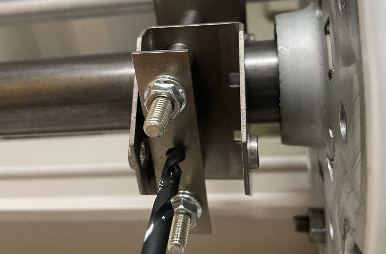 後付けできる！「スマートガレージKIT」シャッター電動化 その3 | YK-BASEブログ