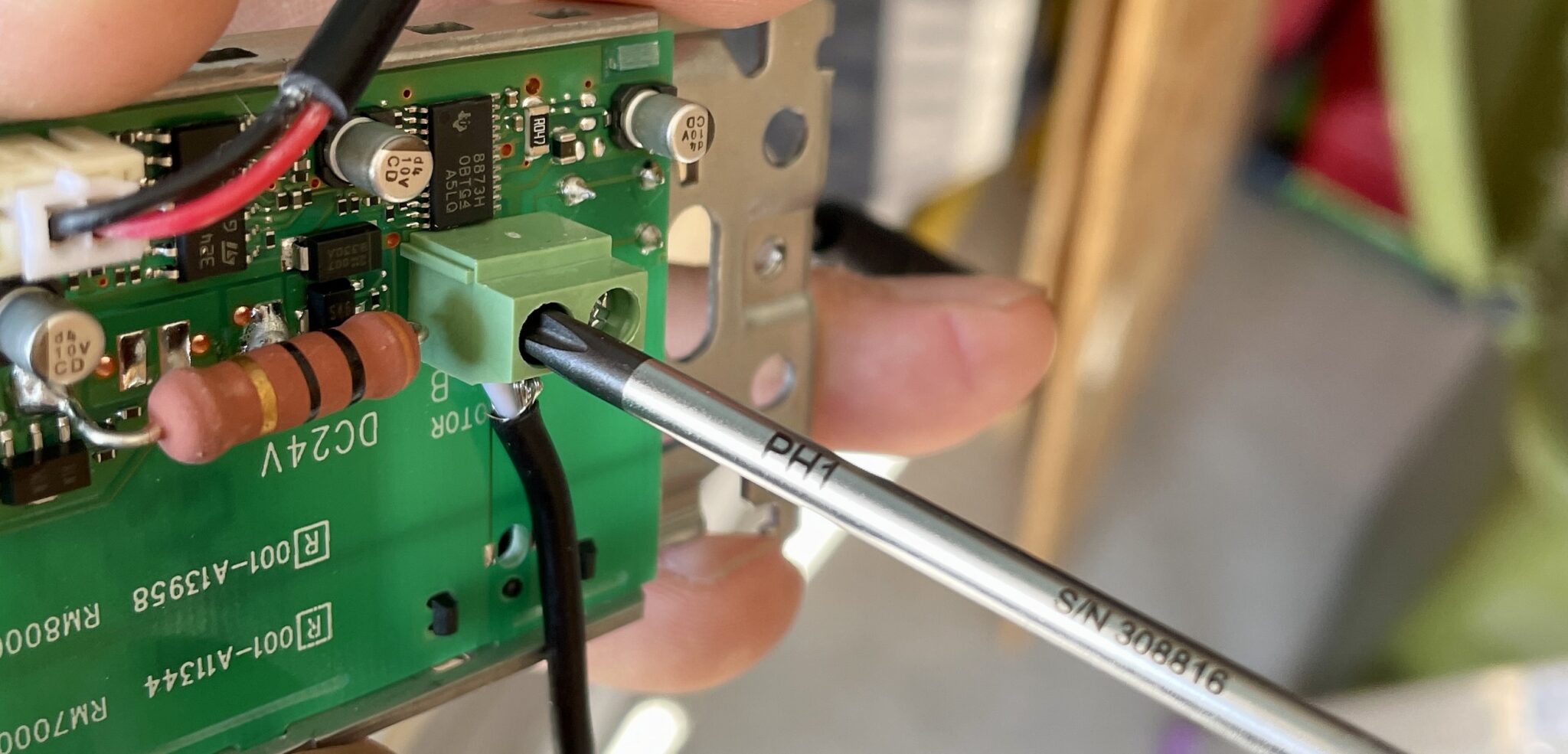 後付けできる！「スマートガレージKIT」シャッター電動化 その4 | YK-BASEブログ