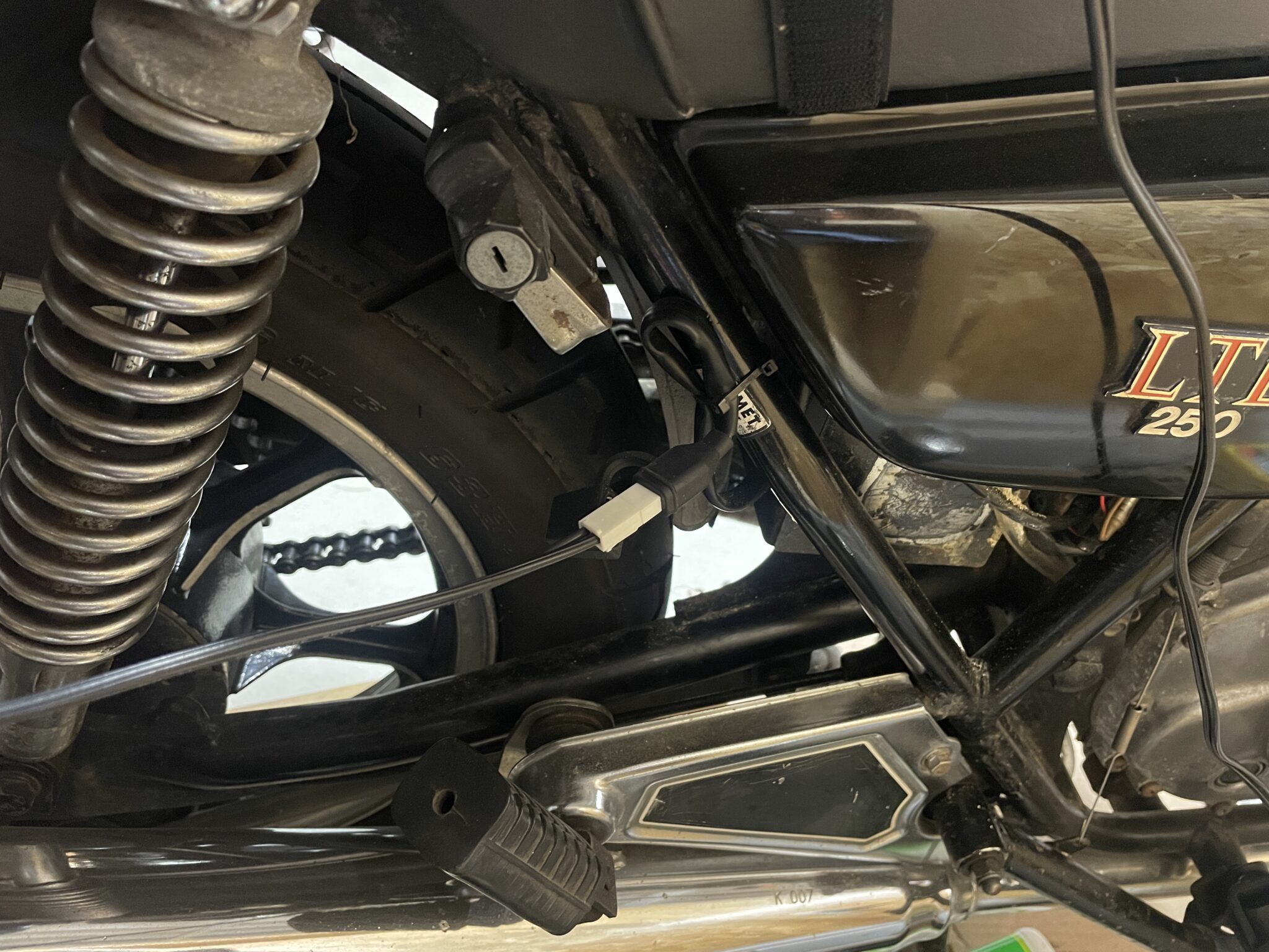 【バイク用 バッテリー充電器のおすすめ】DAYTONA スイッチングバッテリーチャージャー12V | YK-BASEブログ